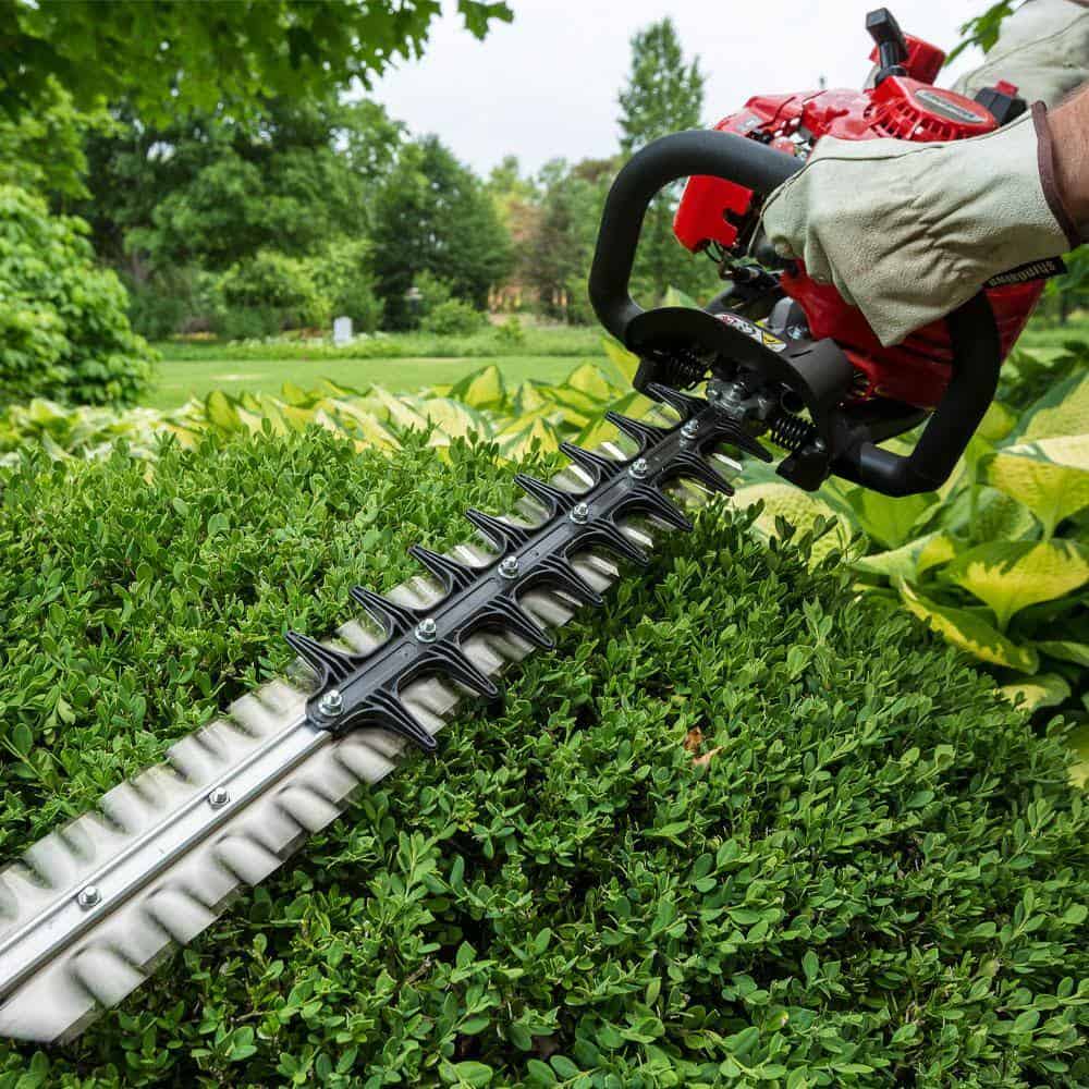 Shindaiwa DH235 28 in. 21.2 cc Gas 2-Stroke Engine Hedge Trimmer ...